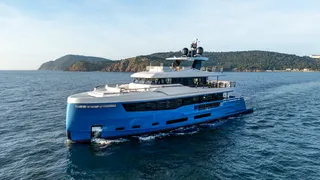 Hot Lab Yachts For Sale and Charter